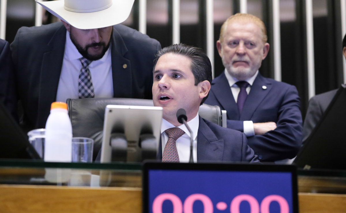 PEC DA BANDIDAGEM: em manobra de Motta, Câmara aprova voto secreto para ...